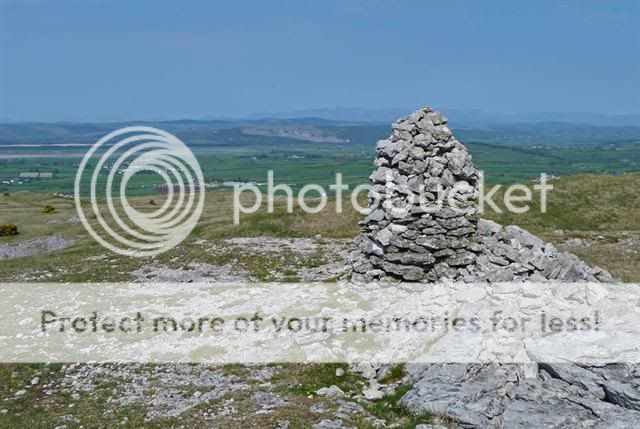 [ TR ] - South Cumbria - Holme Park Fell & Farleton Knott from Holme